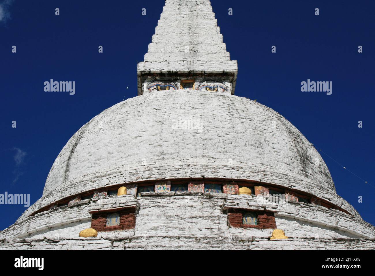 buddhist monument (chendebji chorten) in bhutan Stock Photo - Alamy