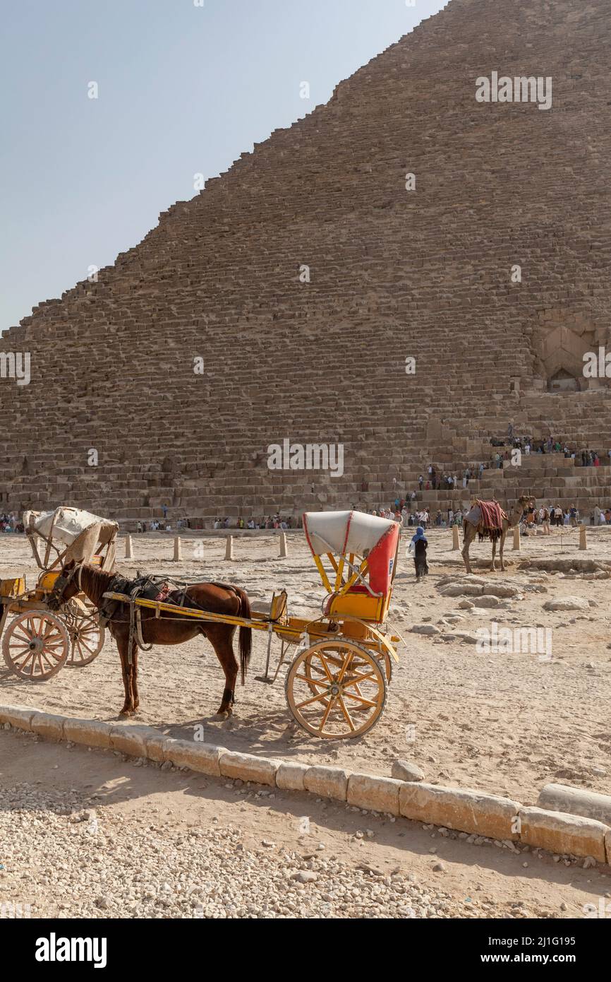 Giza pyramid khufu pyramid in hi-res stock photography and images - Alamy