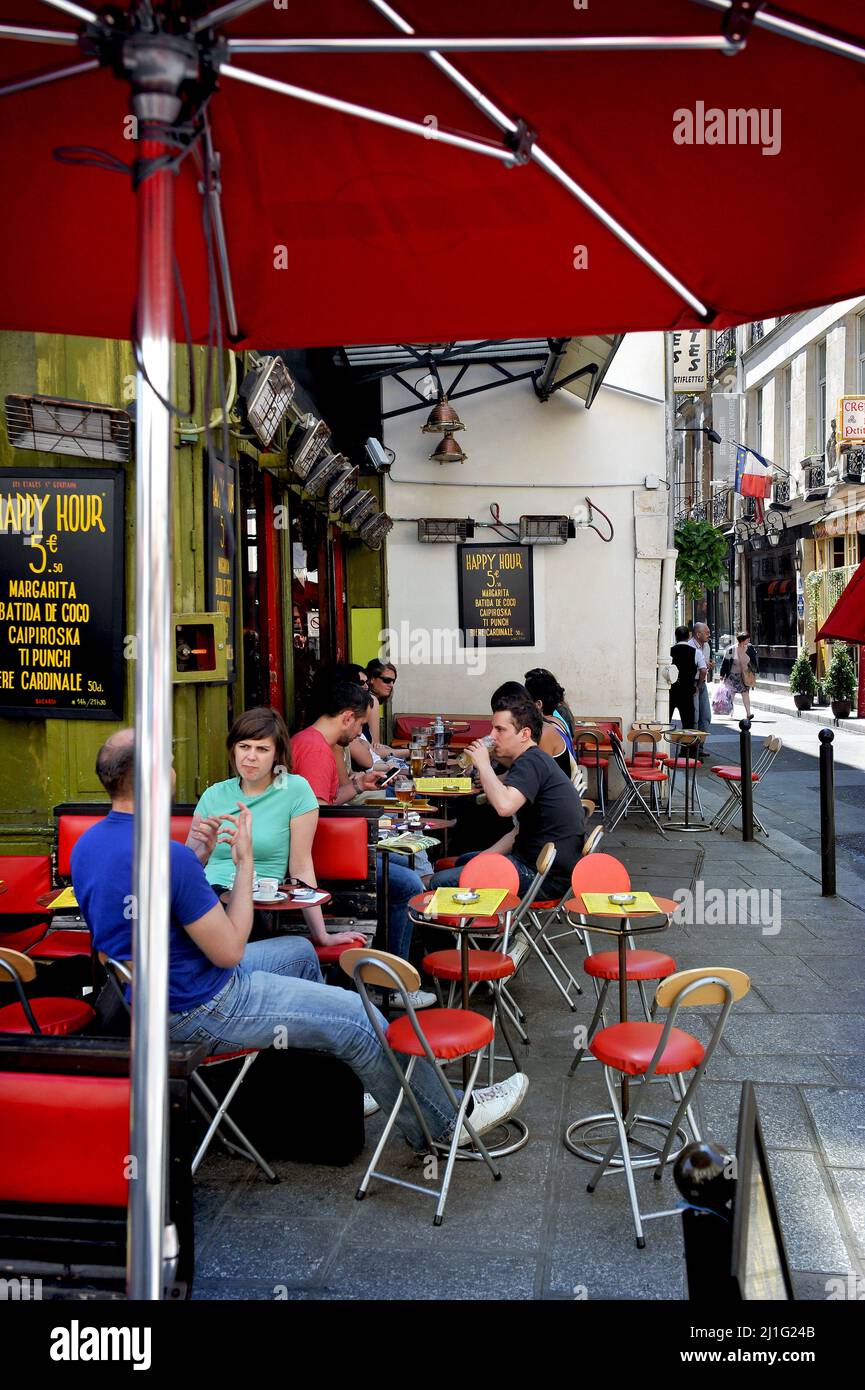 Parisian Café Terrace in Summer - Paris - France Stock Photo - Alamy