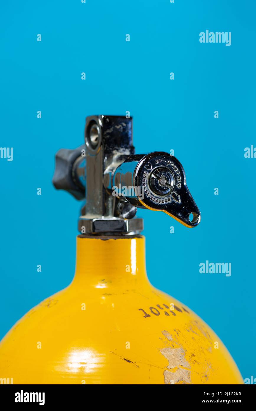J valve hi-res stock photography and images - Alamy