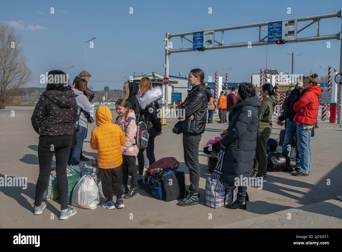 Ukrainian moldova border crossing hi-res stock photography and images ...