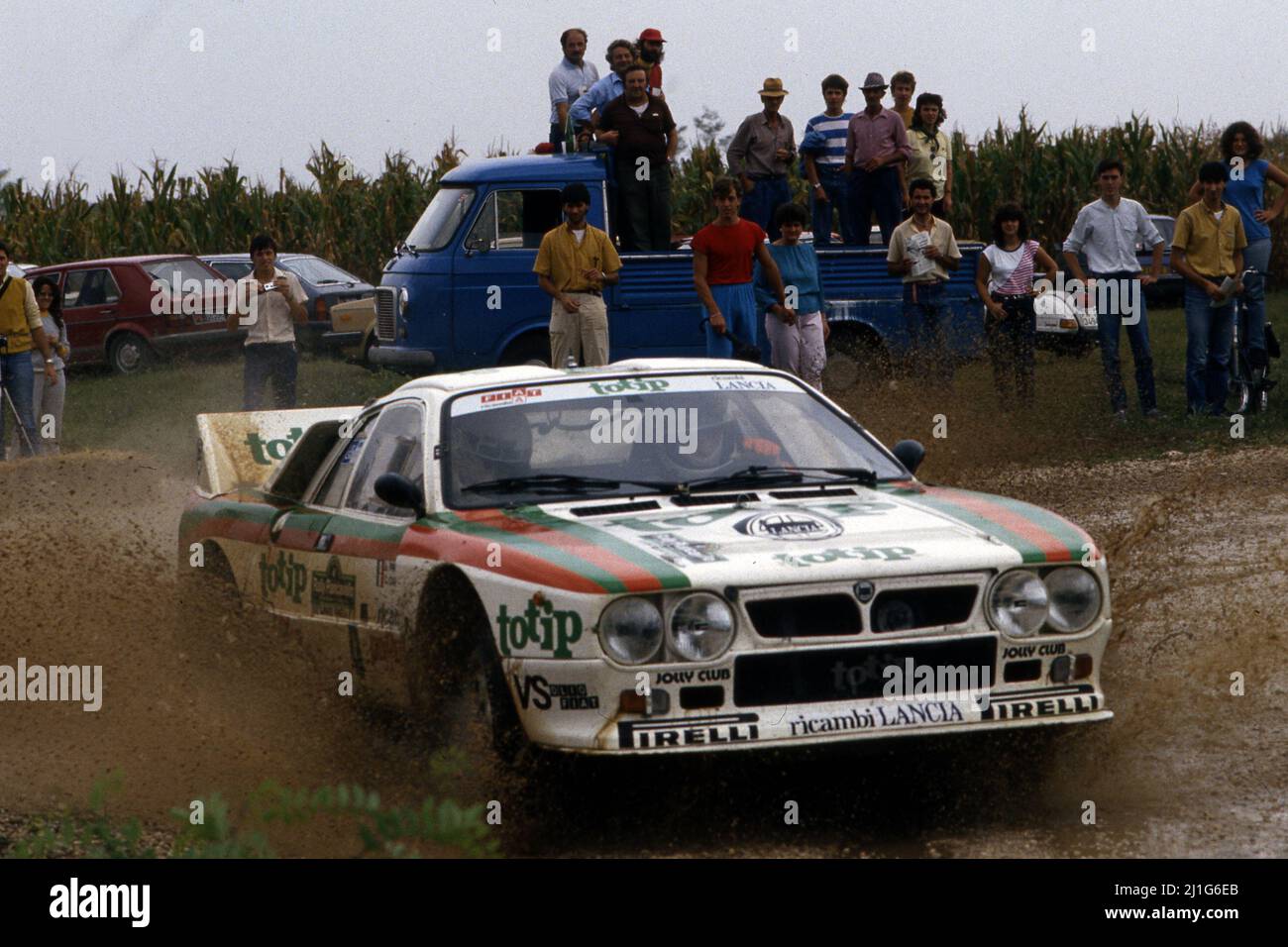 Carlo Capone (ITA) Luigi Pirollo (ITA) Lancia Rally 037 GrB Jolly Club ...