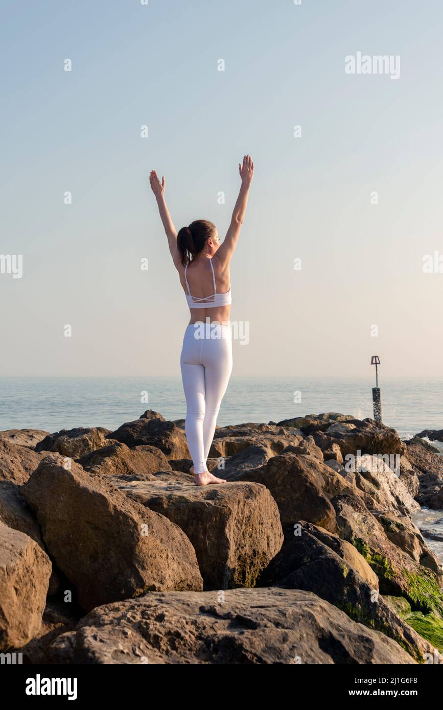 Arms wide open hi-res stock photography and images - Alamy