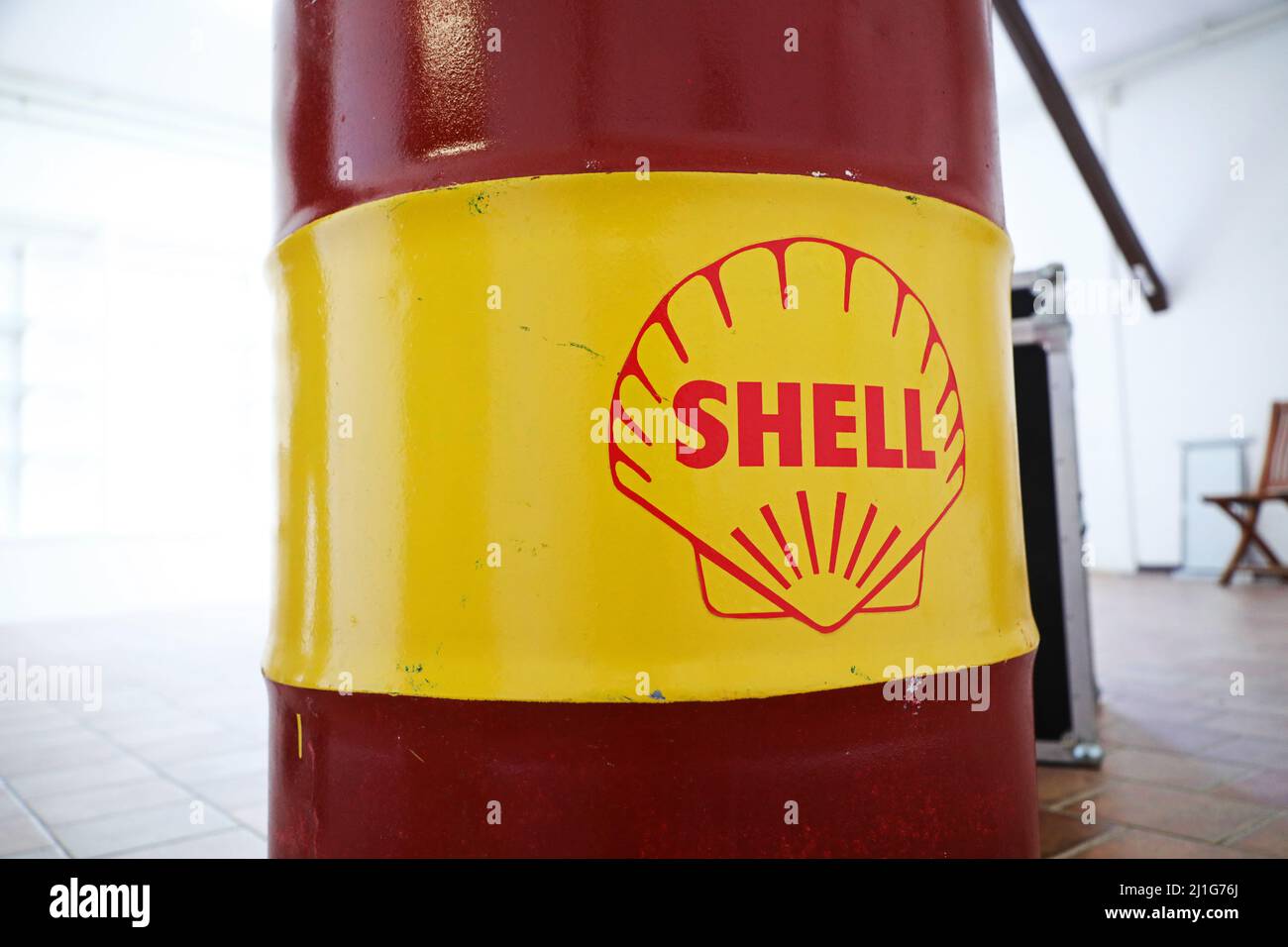 Shell plc logo hi-res stock photography and images - Alamy