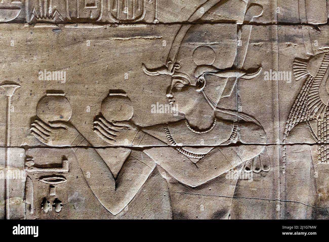 Pharaoh making offering hi-res stock photography and images - Alamy