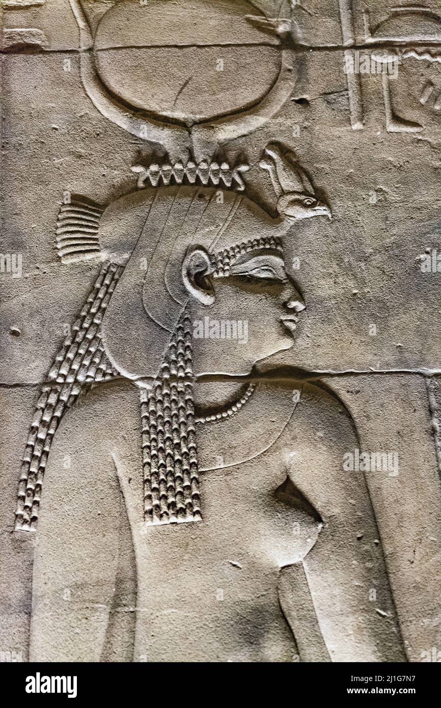 Isis goddess osiris hi-res stock photography and images - Alamy