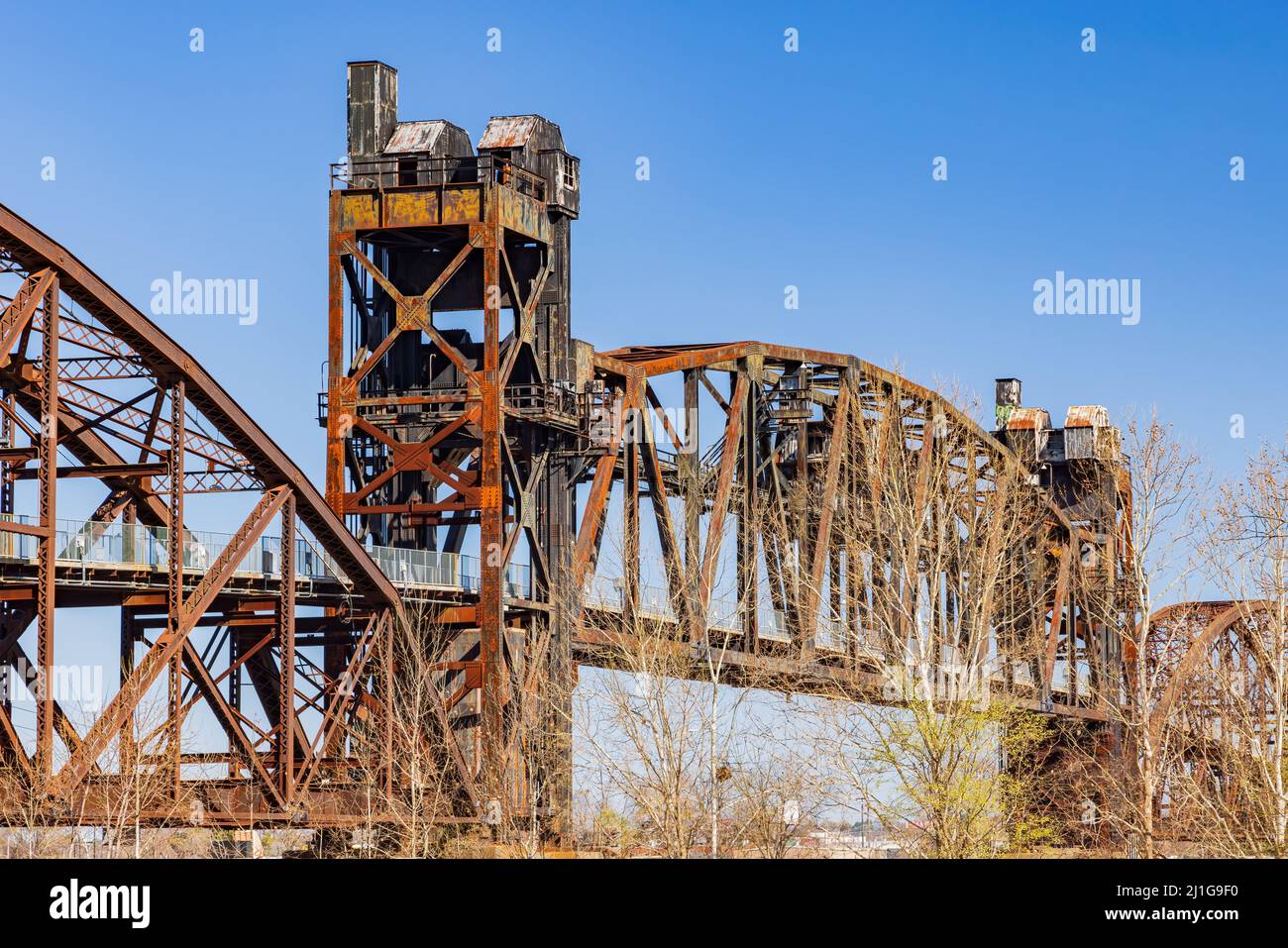 Sunny view of the historical Clinton Presidential Park Bridge at Little ...