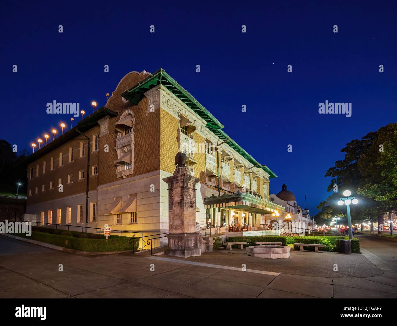 Night view of the Fordyce Bathhouse visitor center at Arkansas Stock ...