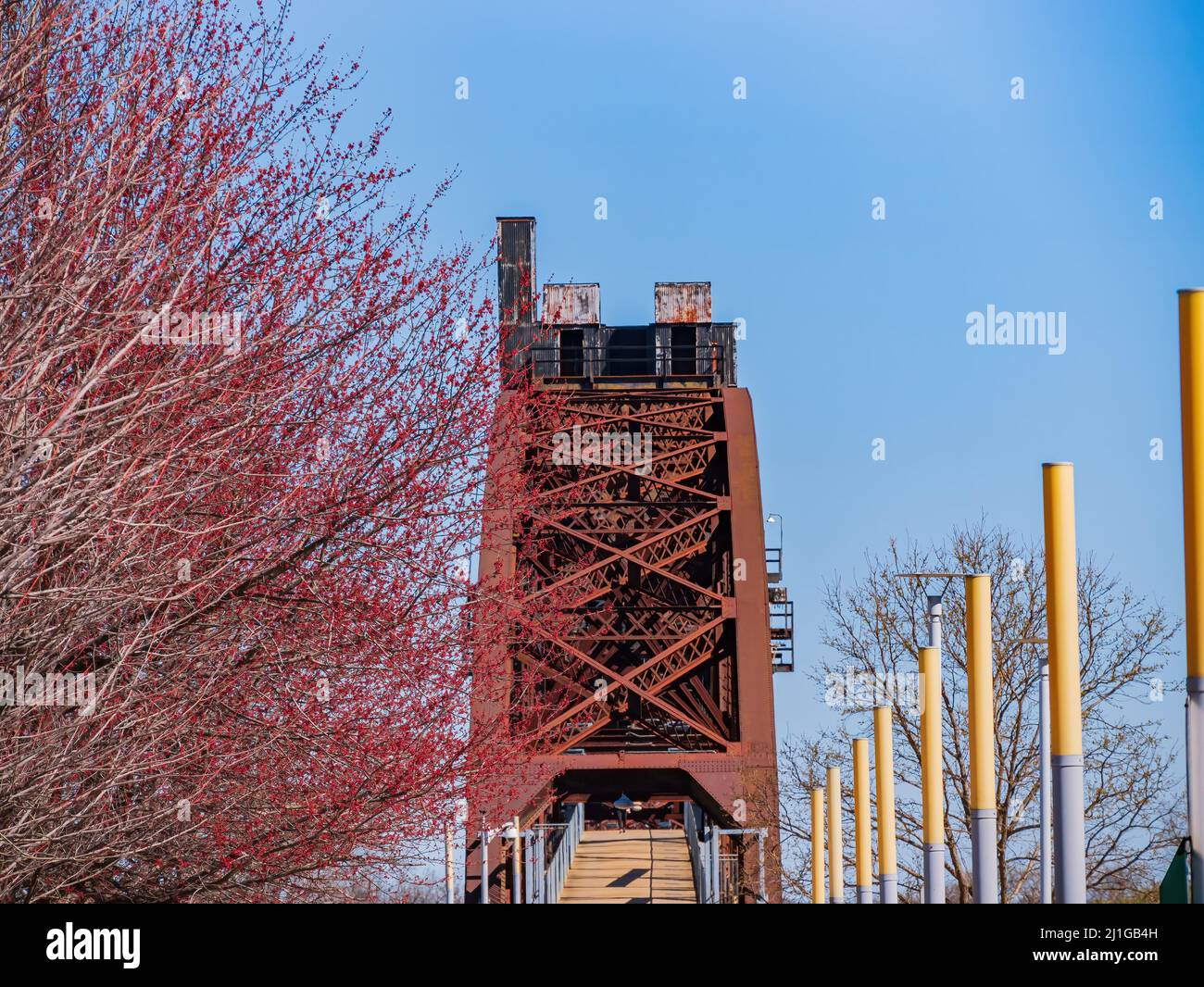 Sunny view of the historical Clinton Presidential Park Bridge at Little ...