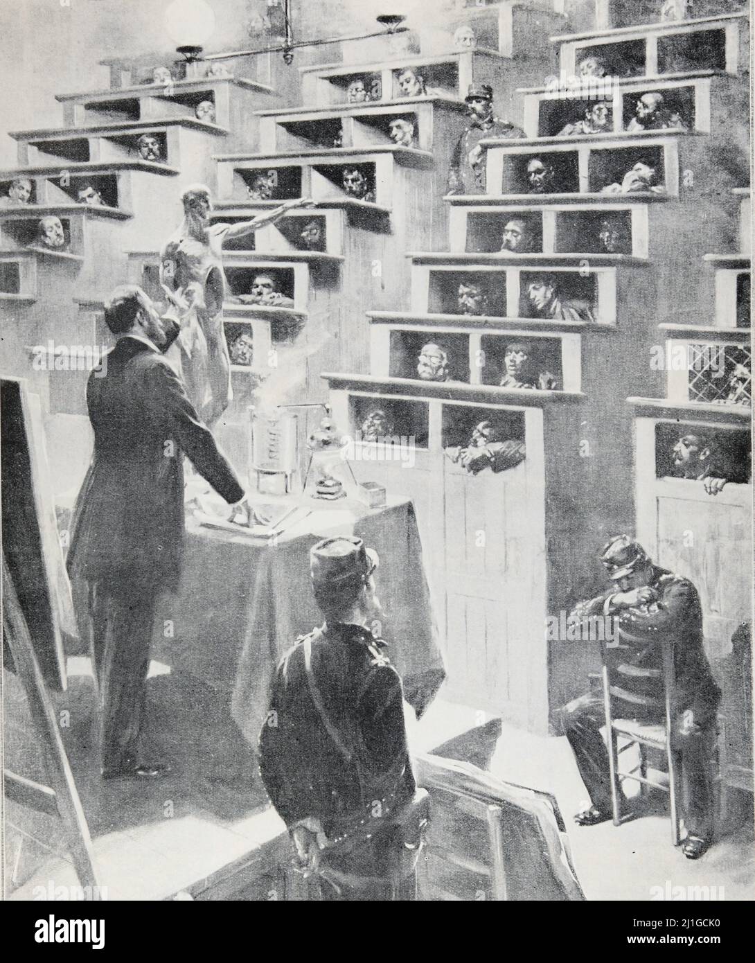 LE GRAND AMPHITHÉATRE DE LA PRISON DE FRESNES. - eng translation : THE ...