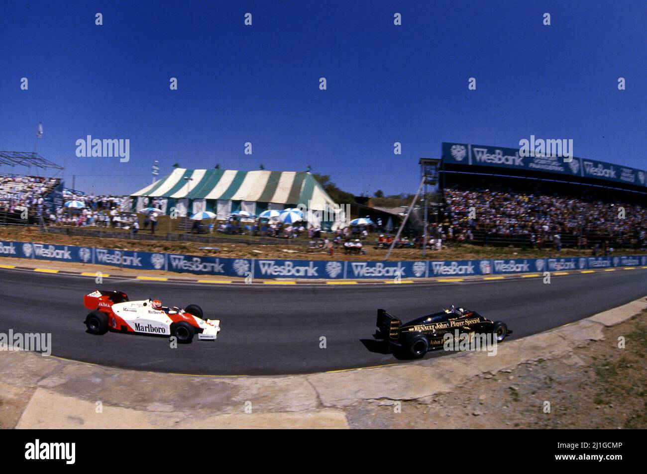Niki Lauda (AUT) McLaren MP4/1E TAG Porsche and Nigel Mansell (GBR ...