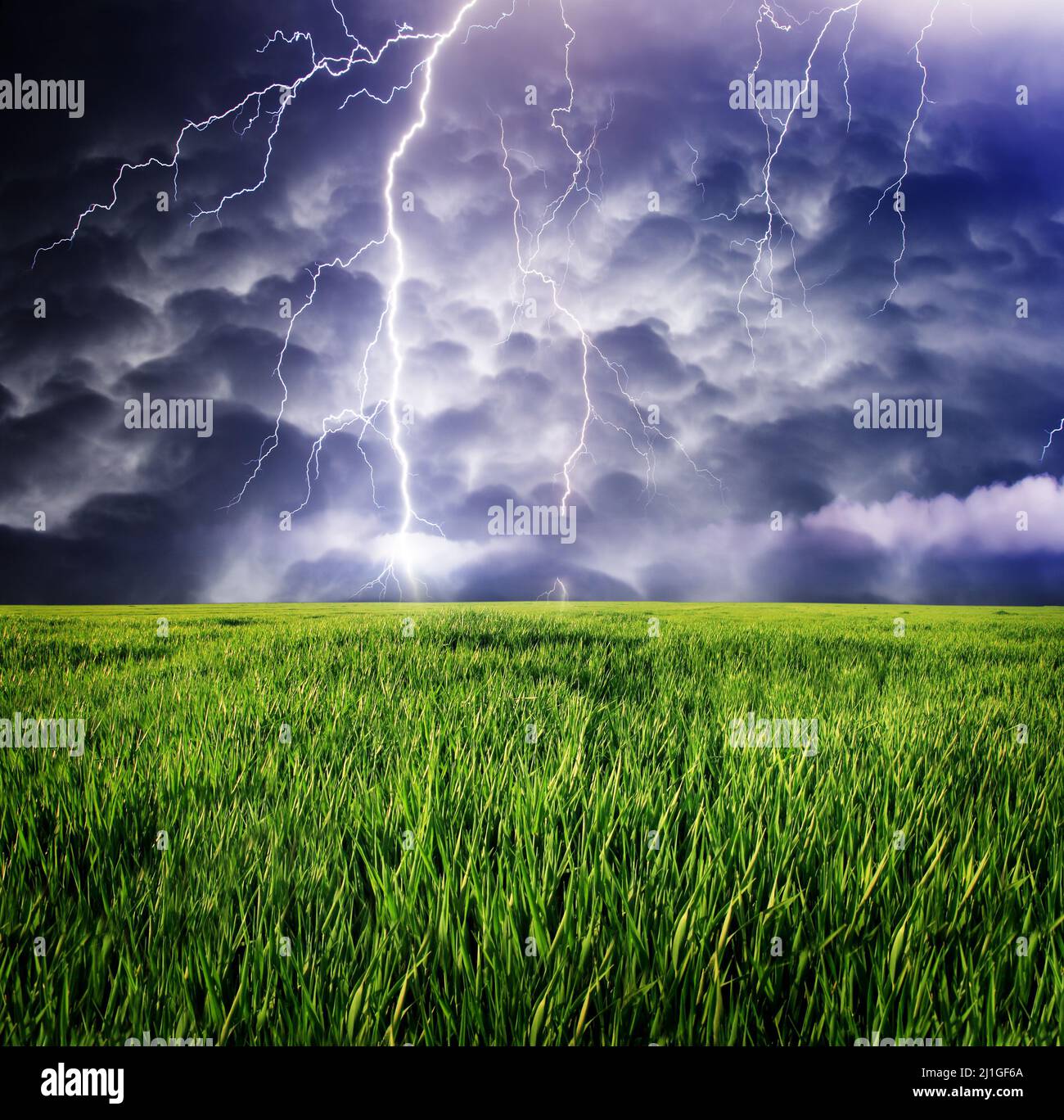 Flash in spring thunderstorm hi-res stock photography and images - Alamy