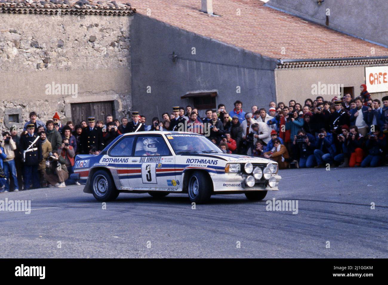 Ari Vatanen (FIN) Terry Harryman (GBR) Opel Ascona 400 GrB Rothmans ...