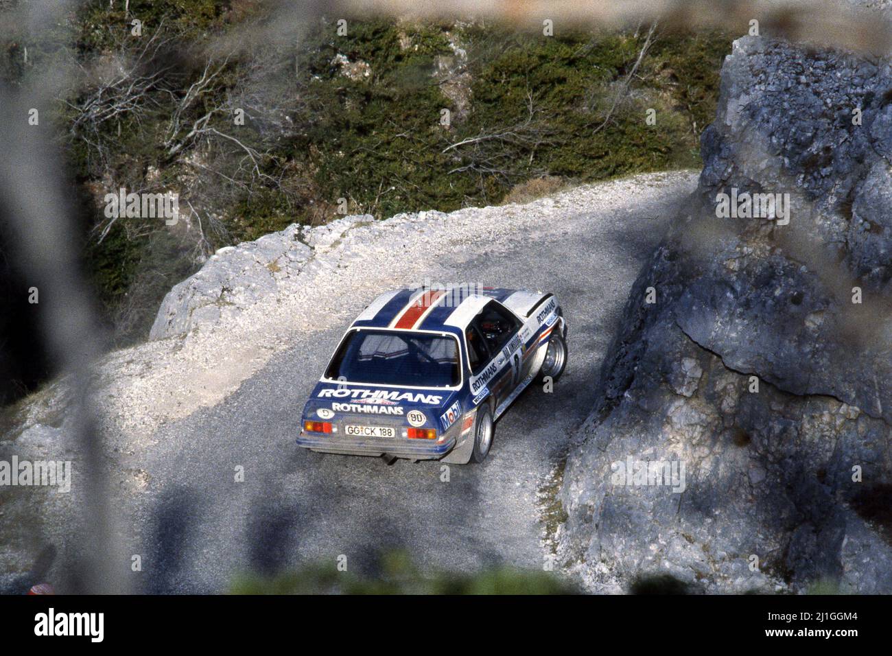 Ari Vatanen (FIN) Terry Harryman (GBR) Opel Ascona 400 GrB Rothmans ...