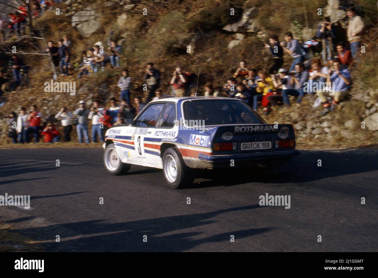 Ari Vatanen (FIN) Terry Harryman (GBR) Opel Ascona 400 GrB Rothmans ...