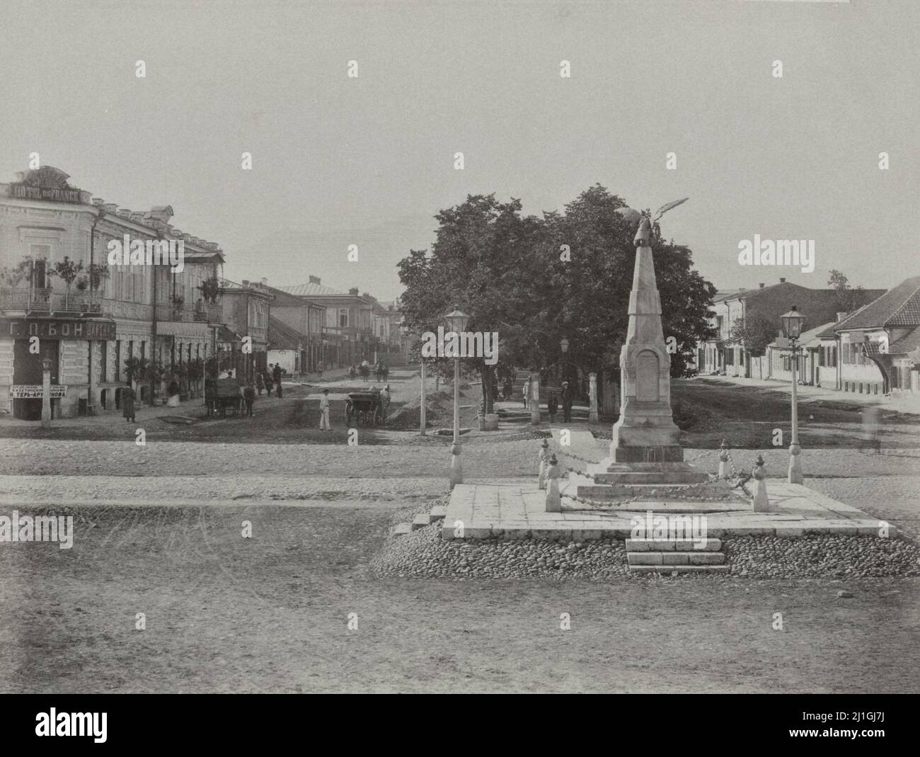 Vintage photo of Vladikavkaz: Monument to Arkhip Osipov, hotel "France ...