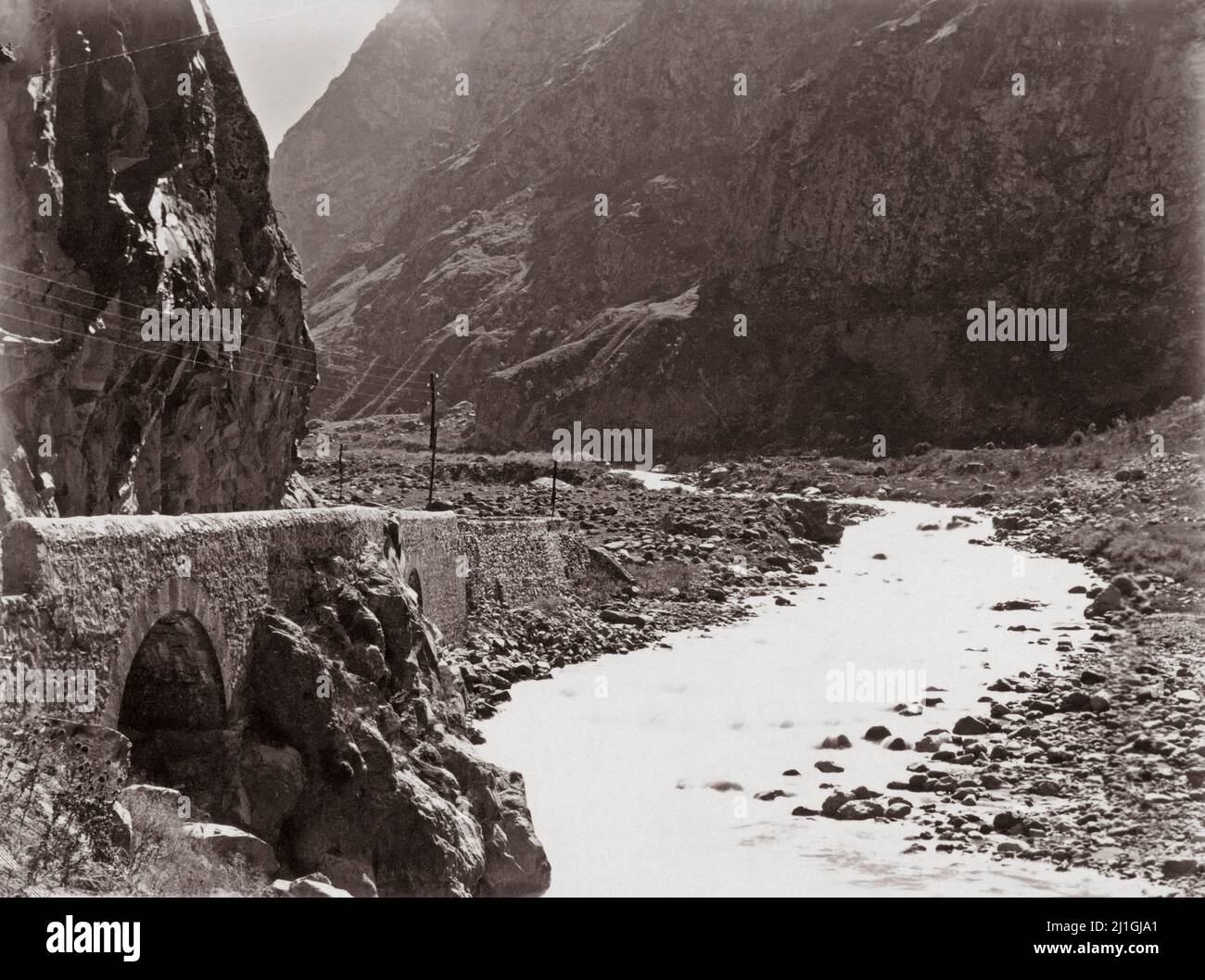 View of the darial gorge in 19th century hi-res stock photography and ...