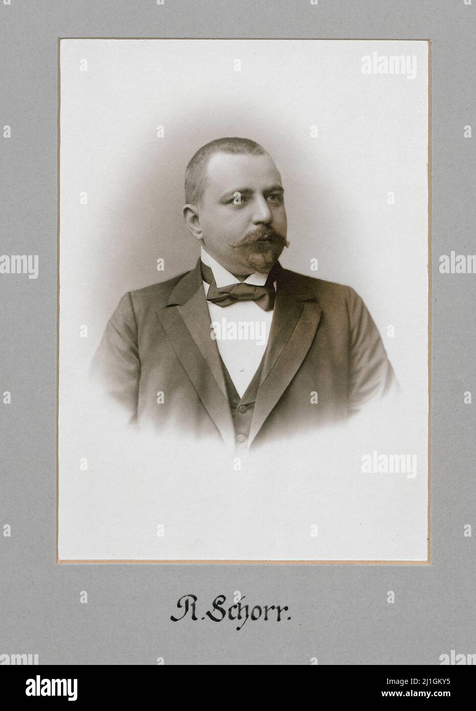 Portrait of richard schorr hi-res stock photography and images - Alamy