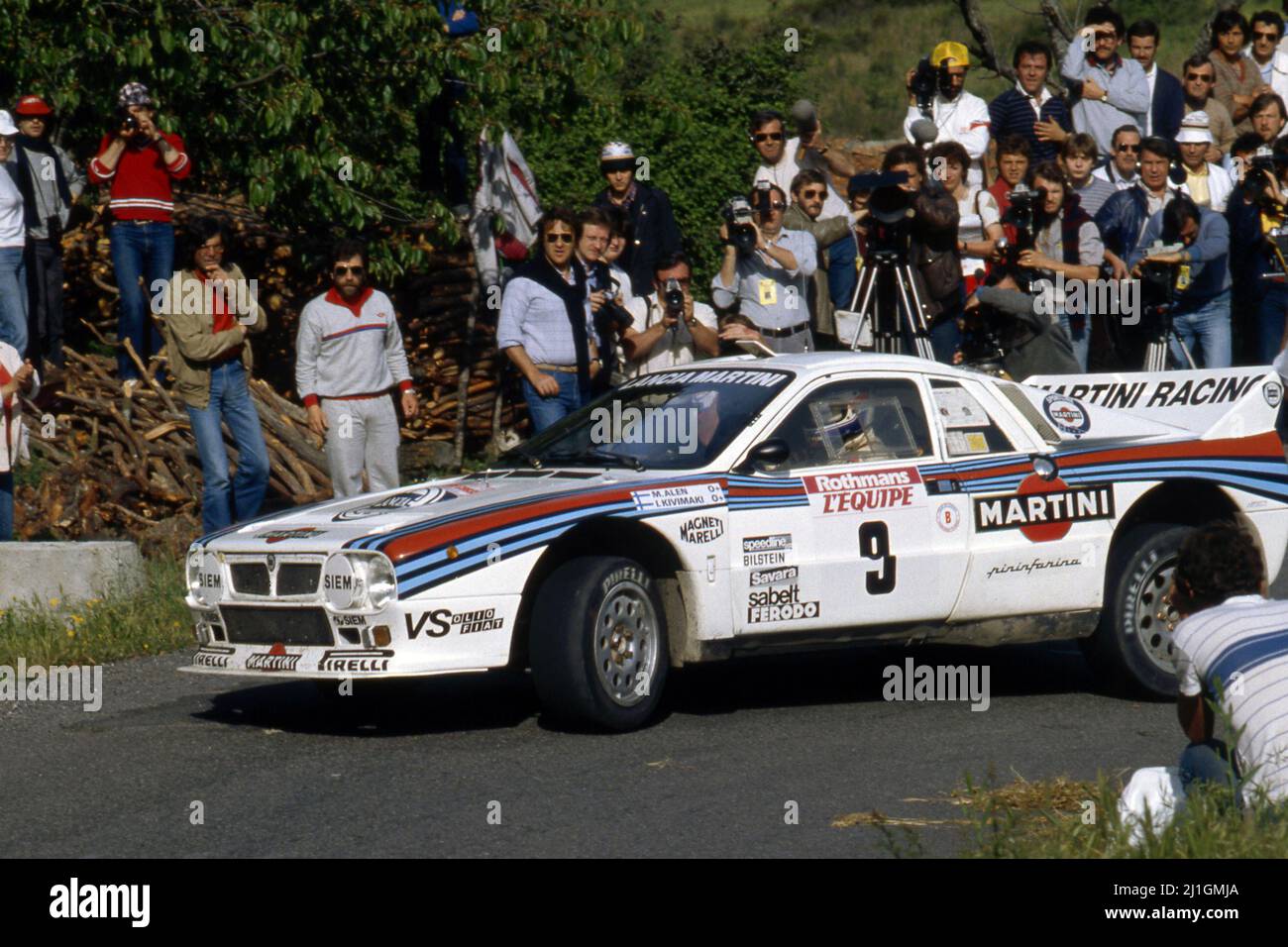 Markku Alen (FIN) Ilkka Kivimaki (FIN) Lancia Rally 037 GrB Martini ...