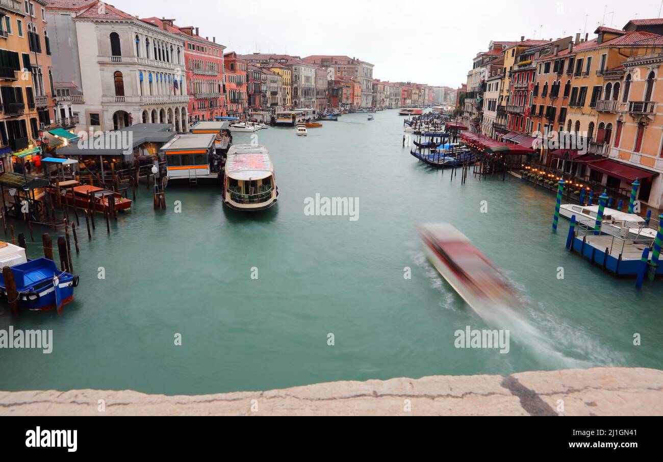 Timelapse fast moving water boat hi-res stock photography and images ...