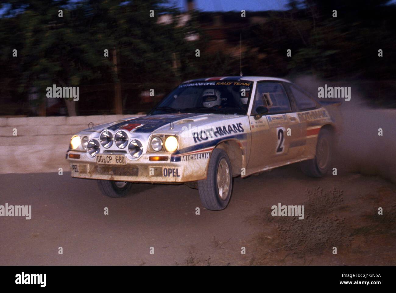 Ari Vatanen (FIN) Terry Harryman (GBR) Opel Manta 400 GrB Rothmans Opel ...