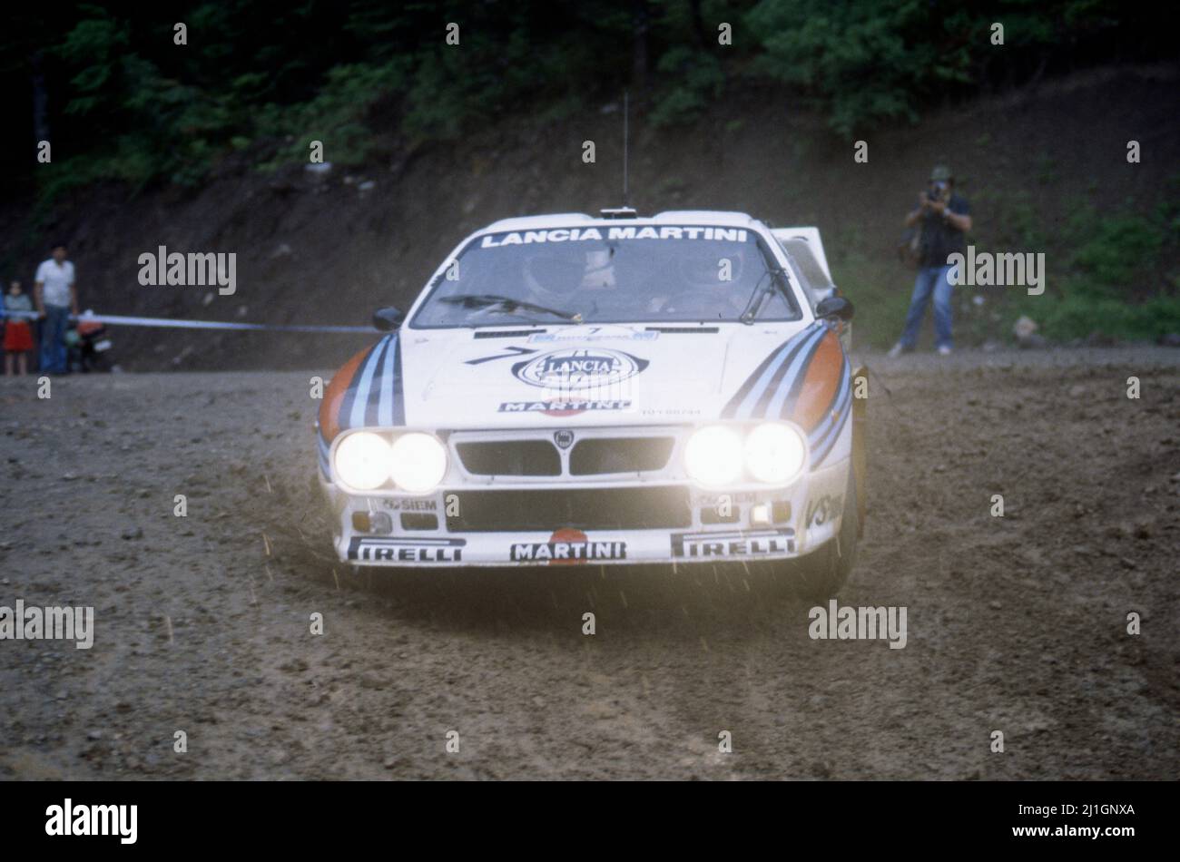 Markku Alen (FIN) Ilkka Kivimaki (FIN) Lancia Rally 037 GrB Martini ...