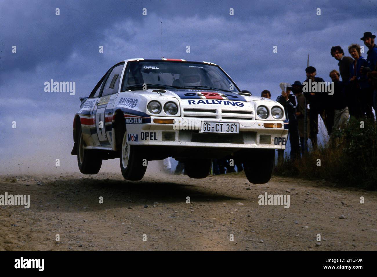 Ari Vatanen (FIN) Terry Harryman (GBR) Opel Manta 400 GrB Rothmans Opel ...