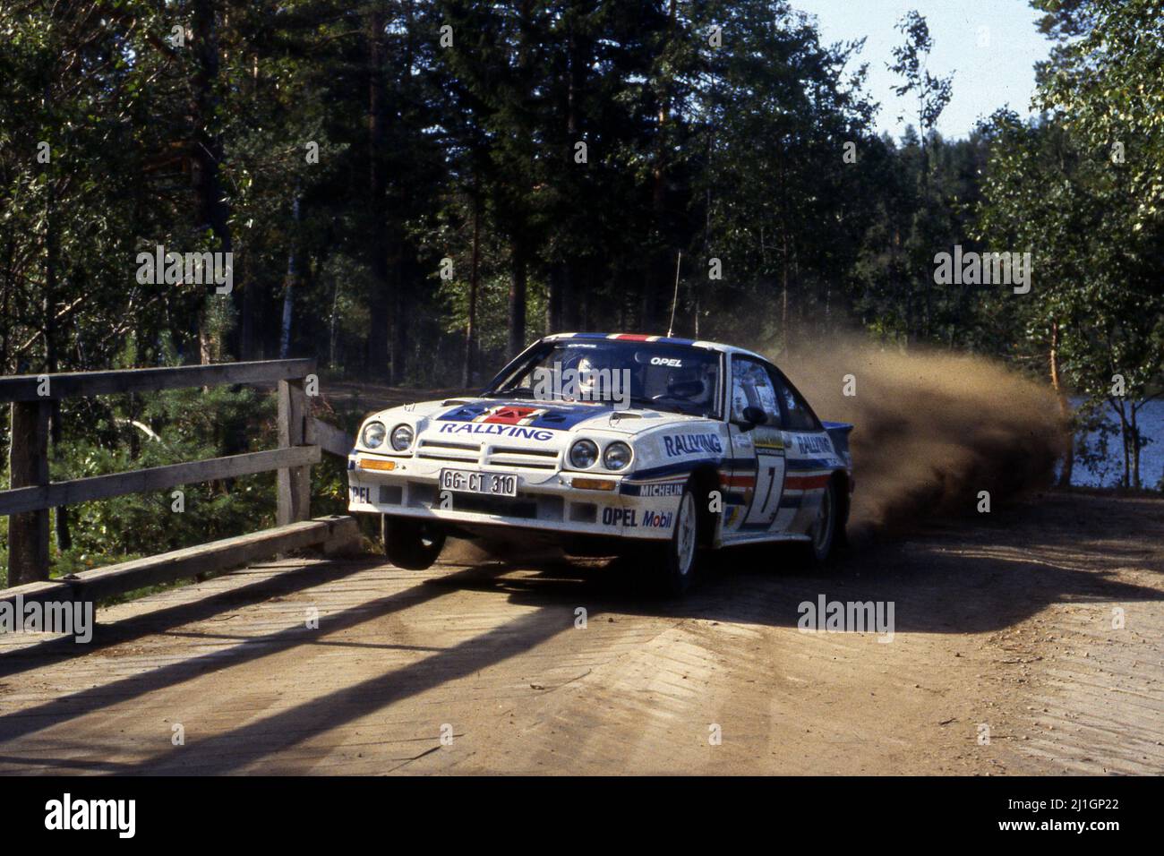 Henri Toivonen (FIN) Fred Gallagher (GBR) Opel Manta 400 GrB Rothmans ...