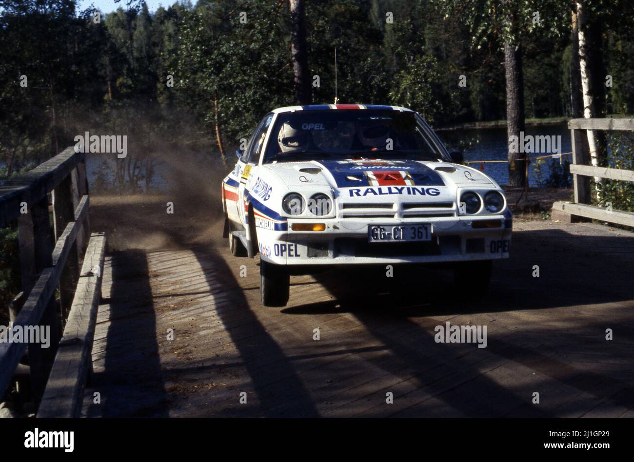 Ari Vatanen (FIN) Terry Harryman (GBR) Opel Manta 400 GrB Rothmans Opel ...