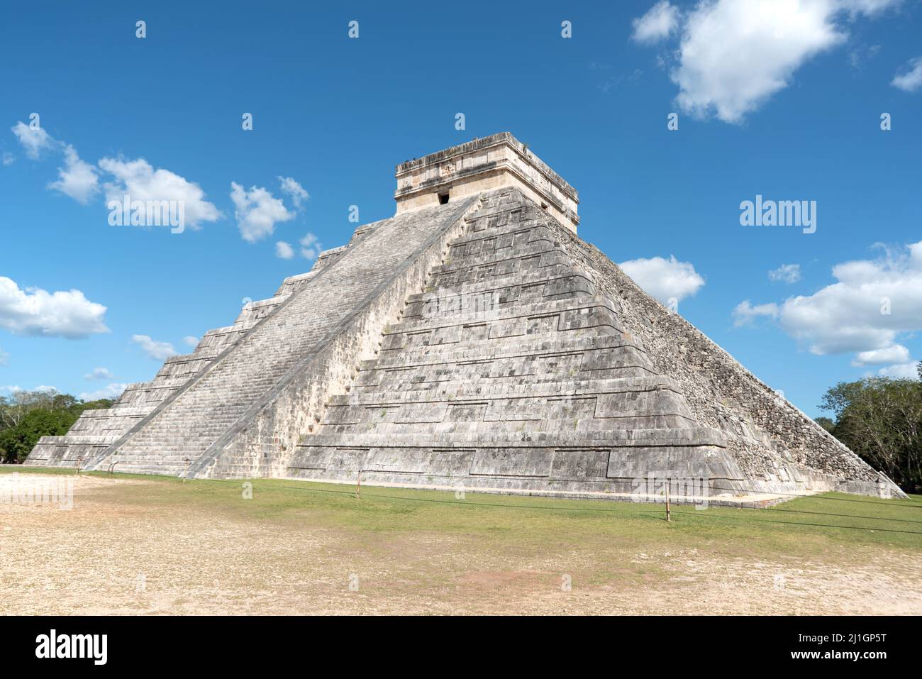Ancient Maya temple El Castillo in Chichen Itza, Archeology site, Mayan ...