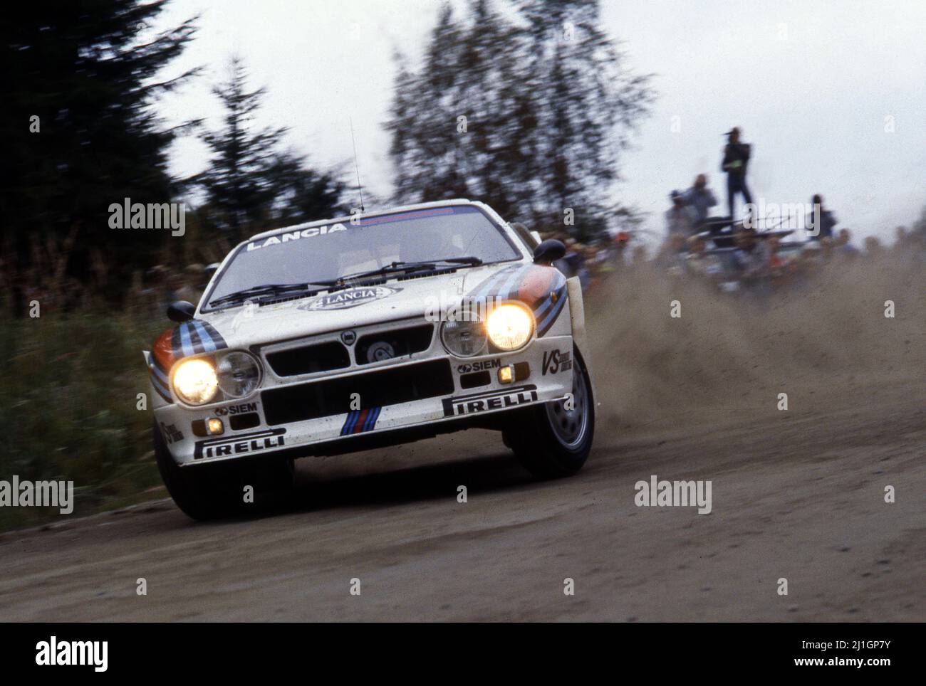 Markku Alen (FIN) Ilkka Kivimaki (FIN) Lancia Rally 037 GrB Martini ...