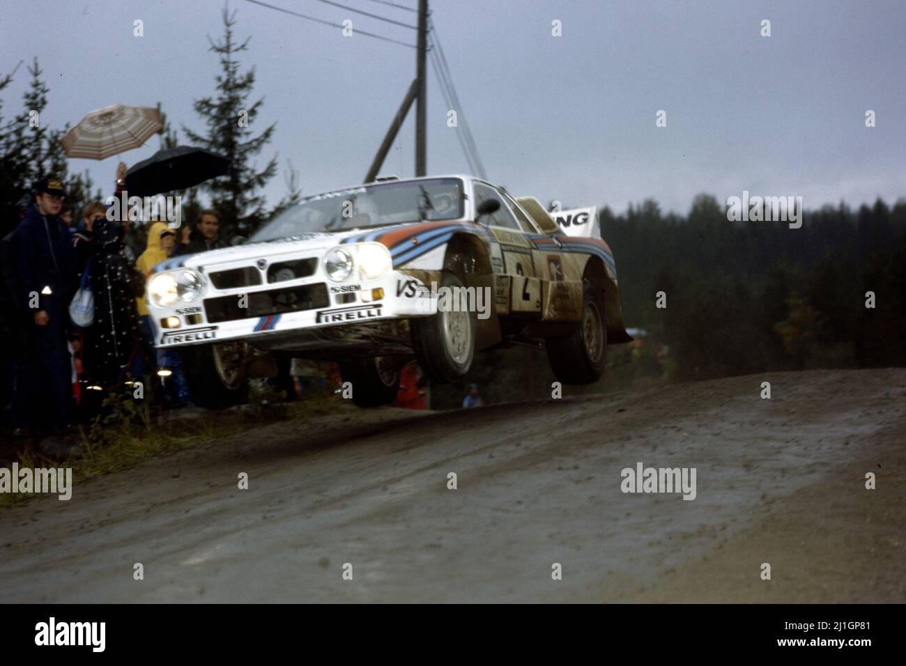 Markku Alen (FIN) Ilkka Kivimaki (FIN) Lancia Rally 037 GrB Martini ...