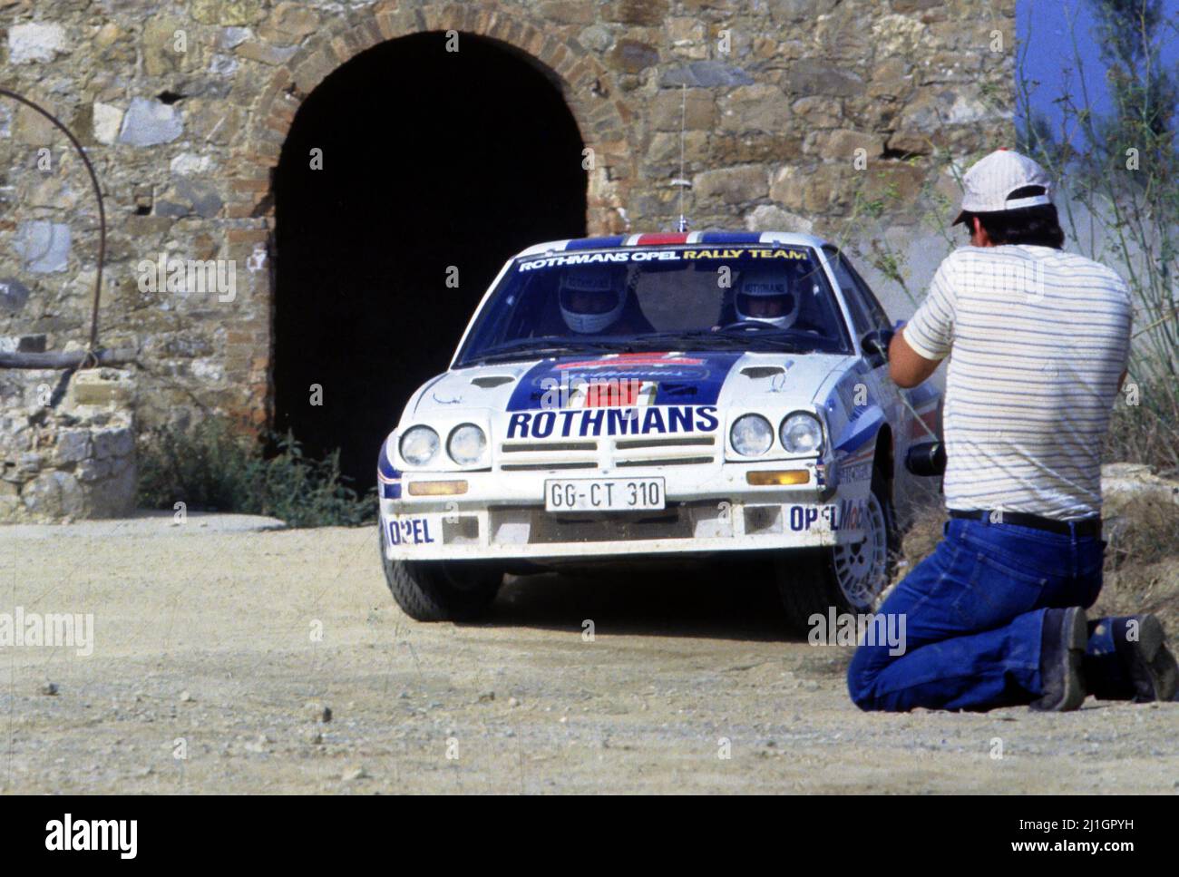 Henri Toivonen (FIN) Fred Gallagher (GBR) Opel Manta 400 GrB Rothmans ...