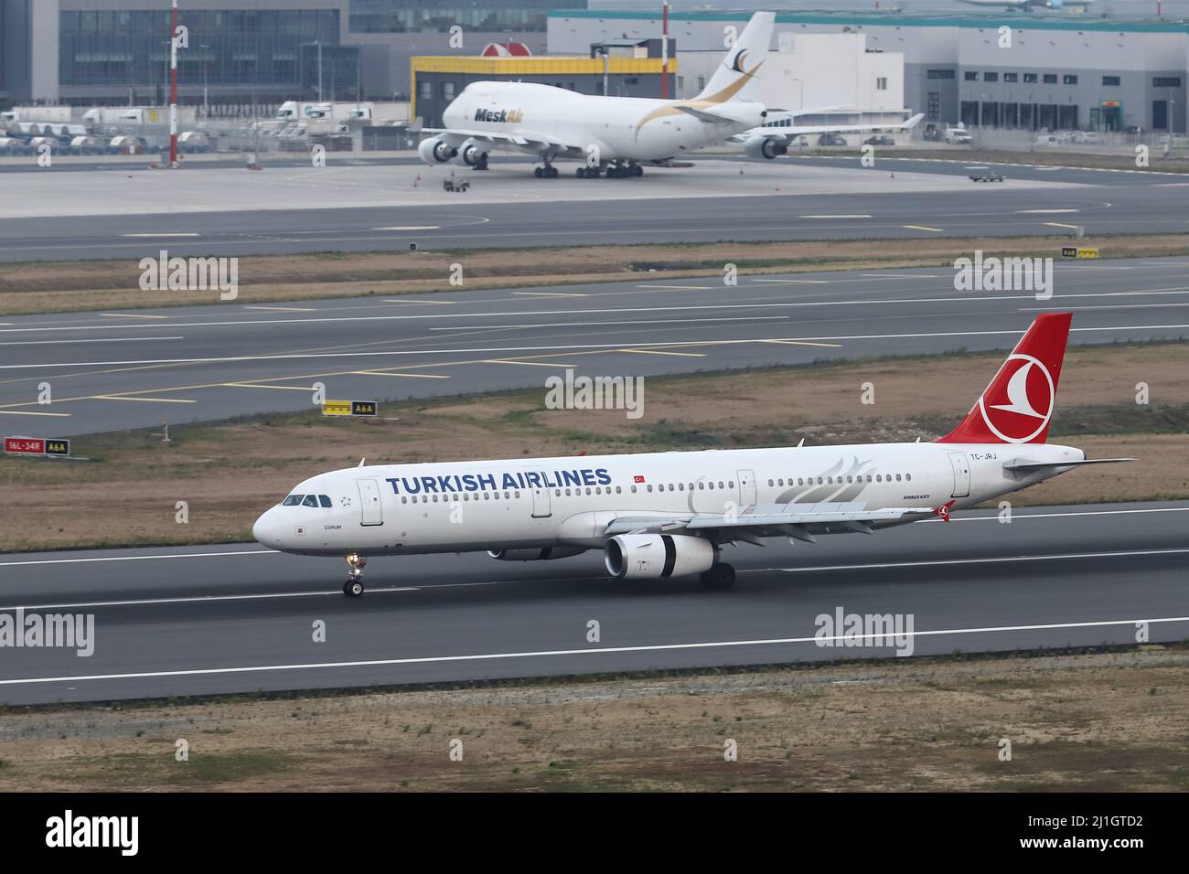 ISTANBUL, TURKEY - SEPTEMBER 15, 2021: Turkish Airlines Airbus 321-231 ...