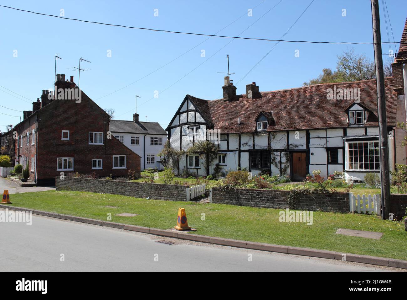 Cottages, Aldbury Village in Spring, Hertfordshire, England, UK Stock ...