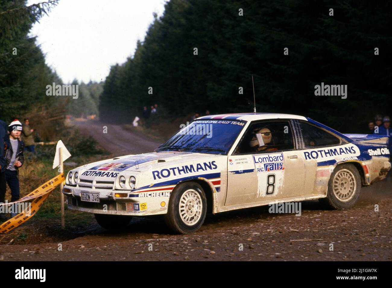 Jimmy McRae (GBR) Ian Grindrod (GBR) Opel Manta 400 GrB Rothmans Opel ...