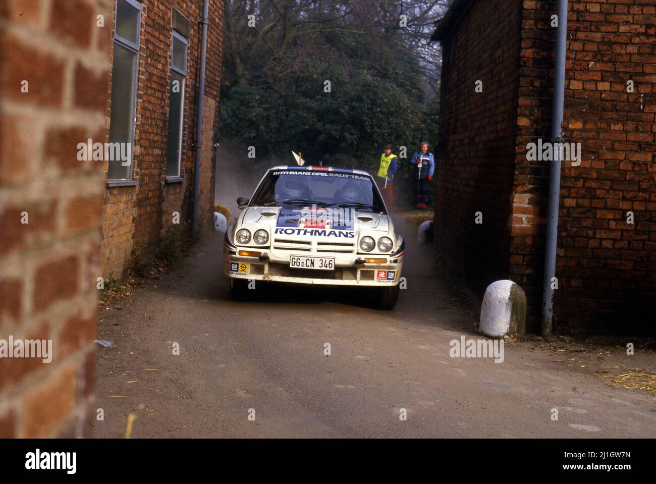 Jimmy McRae (GBR) Ian Grindrod (GBR) Opel Manta 400 GrB Rothmans Opel ...