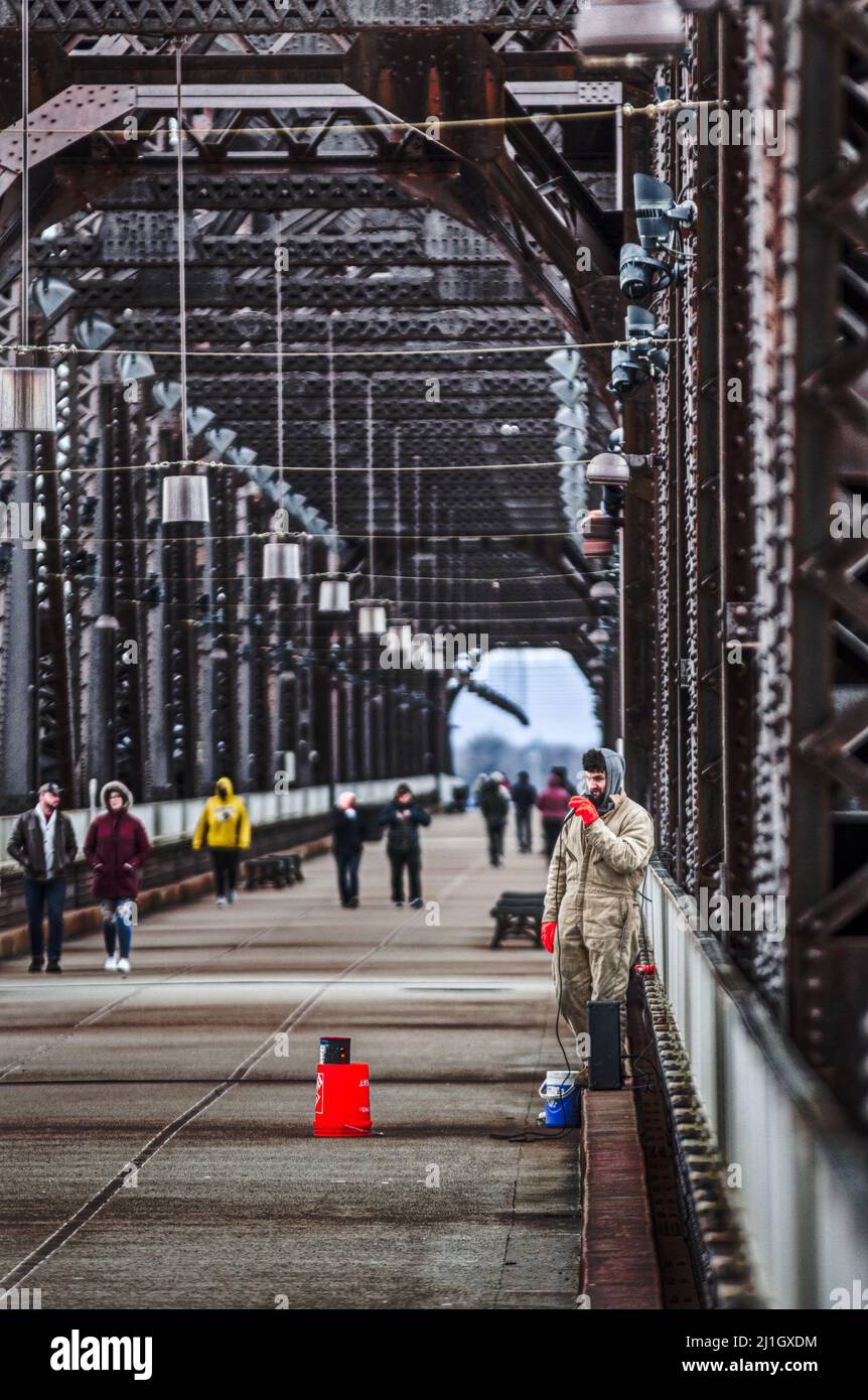 The Country singer street perfomer on Louisville walking bridge Stock ...