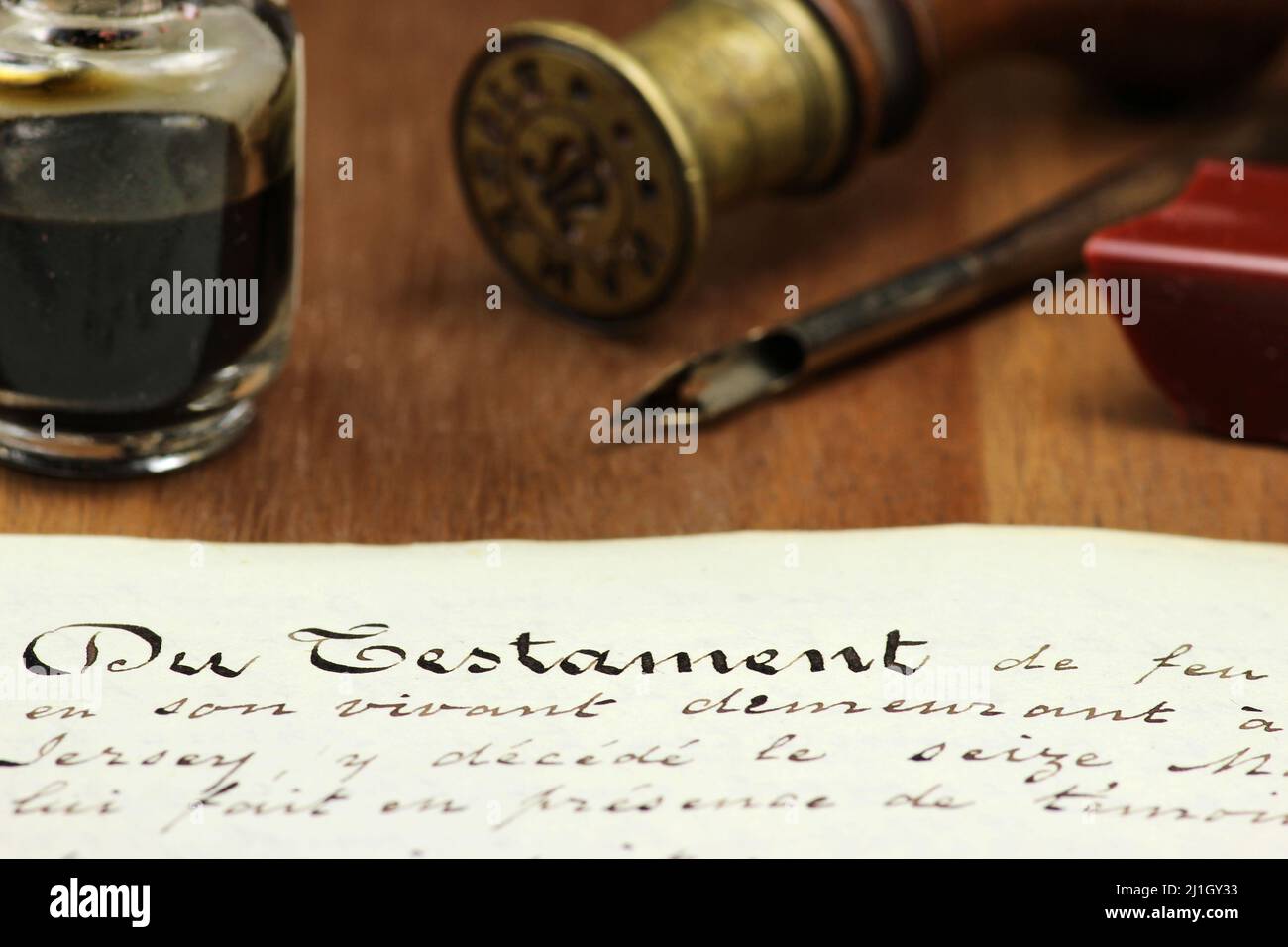 handwritten testament on desktop Stock Photo - Alamy