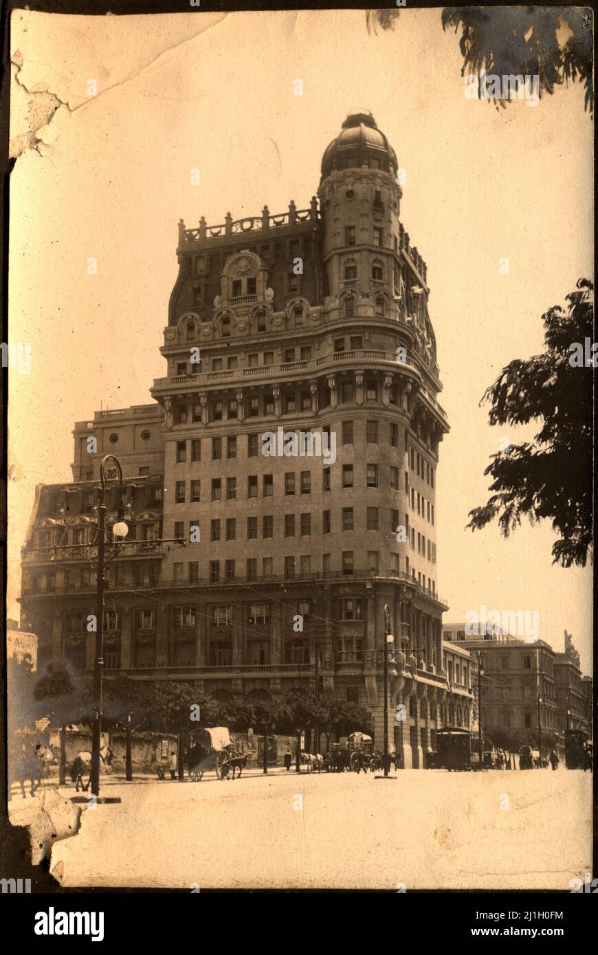 Railway Building at the corner of Paseo Colón Avenue and Alsina Street ...