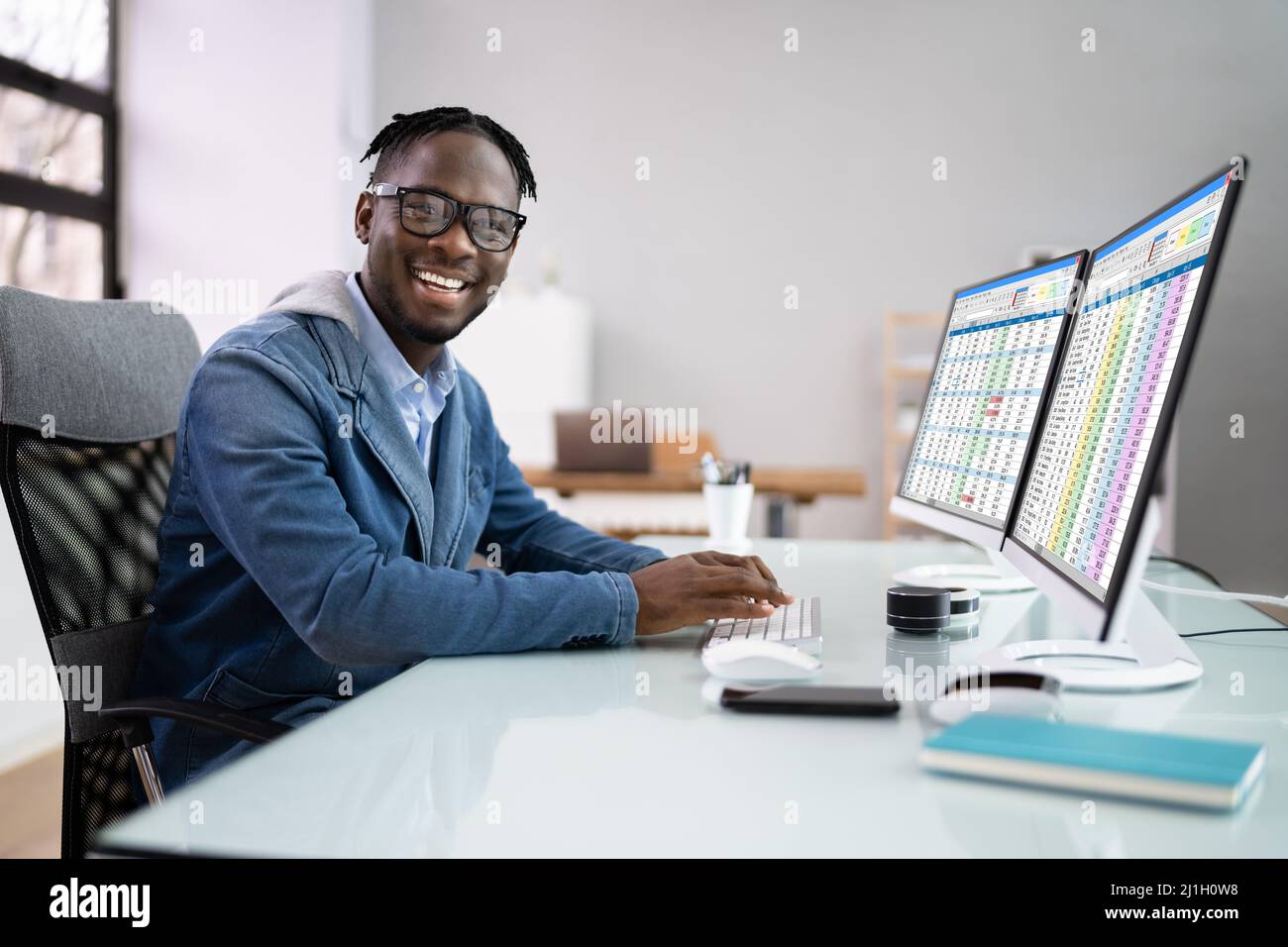 Professional data hi-res stock photography and images - Alamy