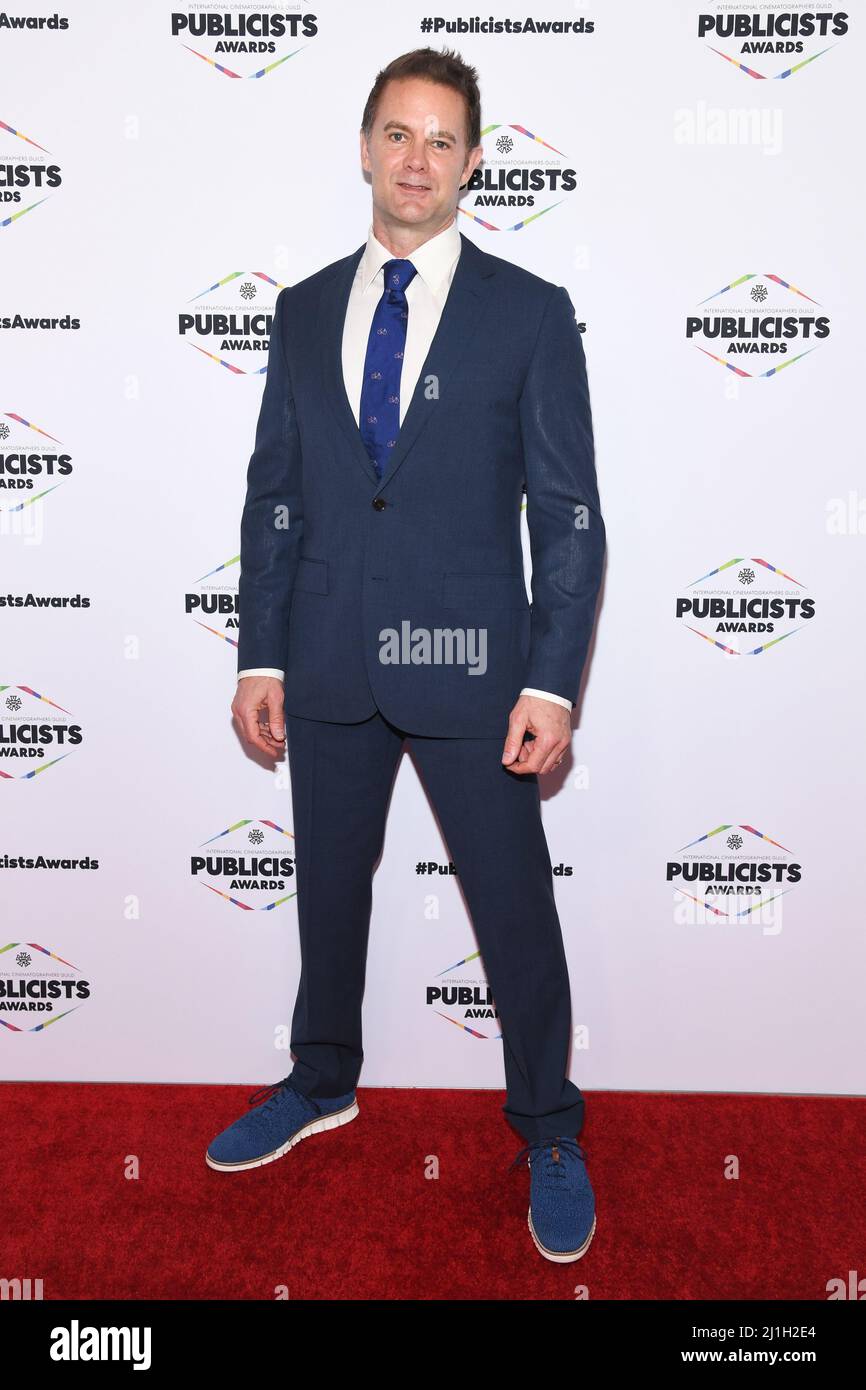 Beverly Hills, USA. 25th Mar, 2022. Garret Dillahunt walking on the red ...
