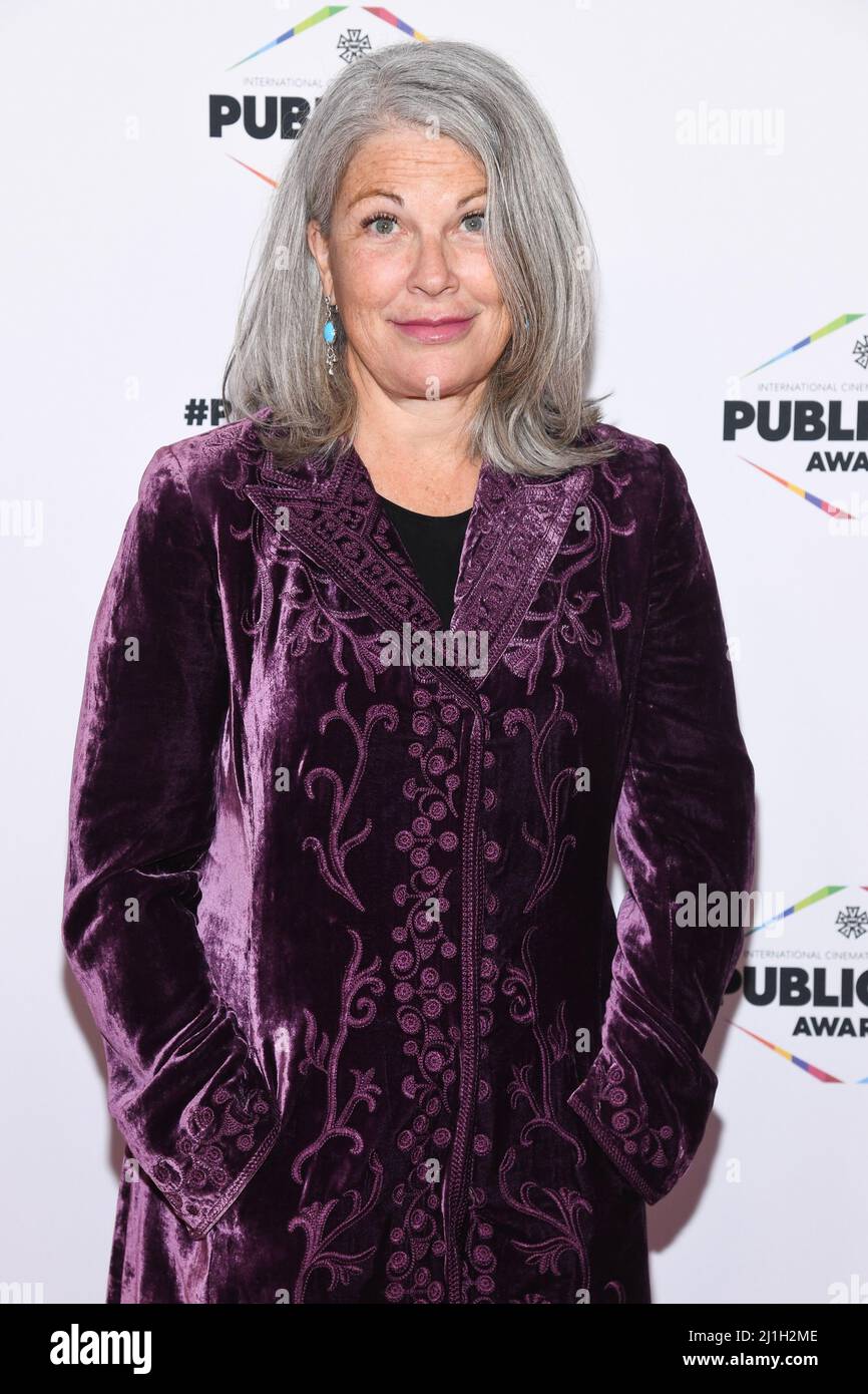 California, USA. 25th Mar, 2022. Rebecca Rhine walking on the red ...