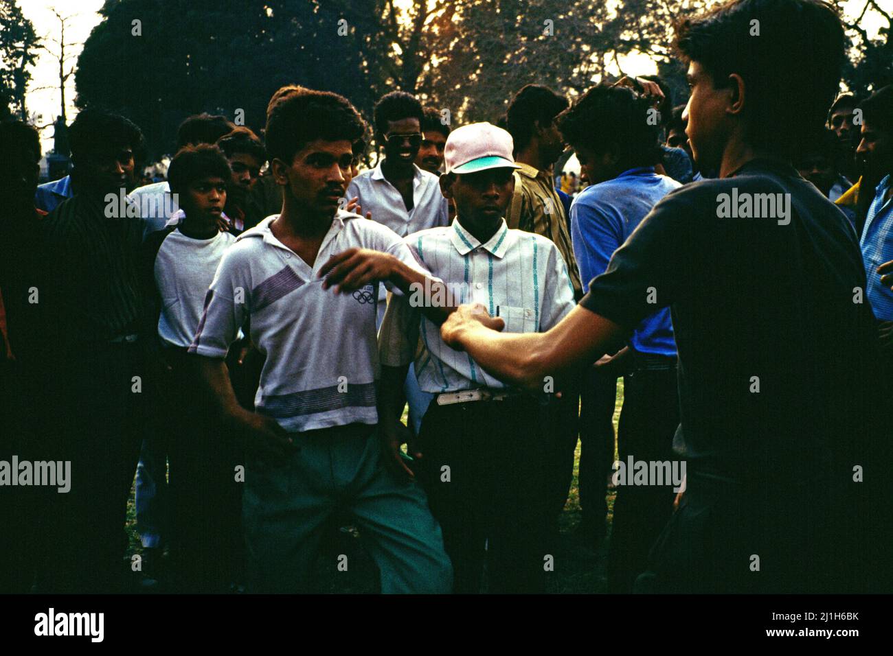 Maiden Kolkata India Men Break Dancing in Street Stock Photo - Alamy