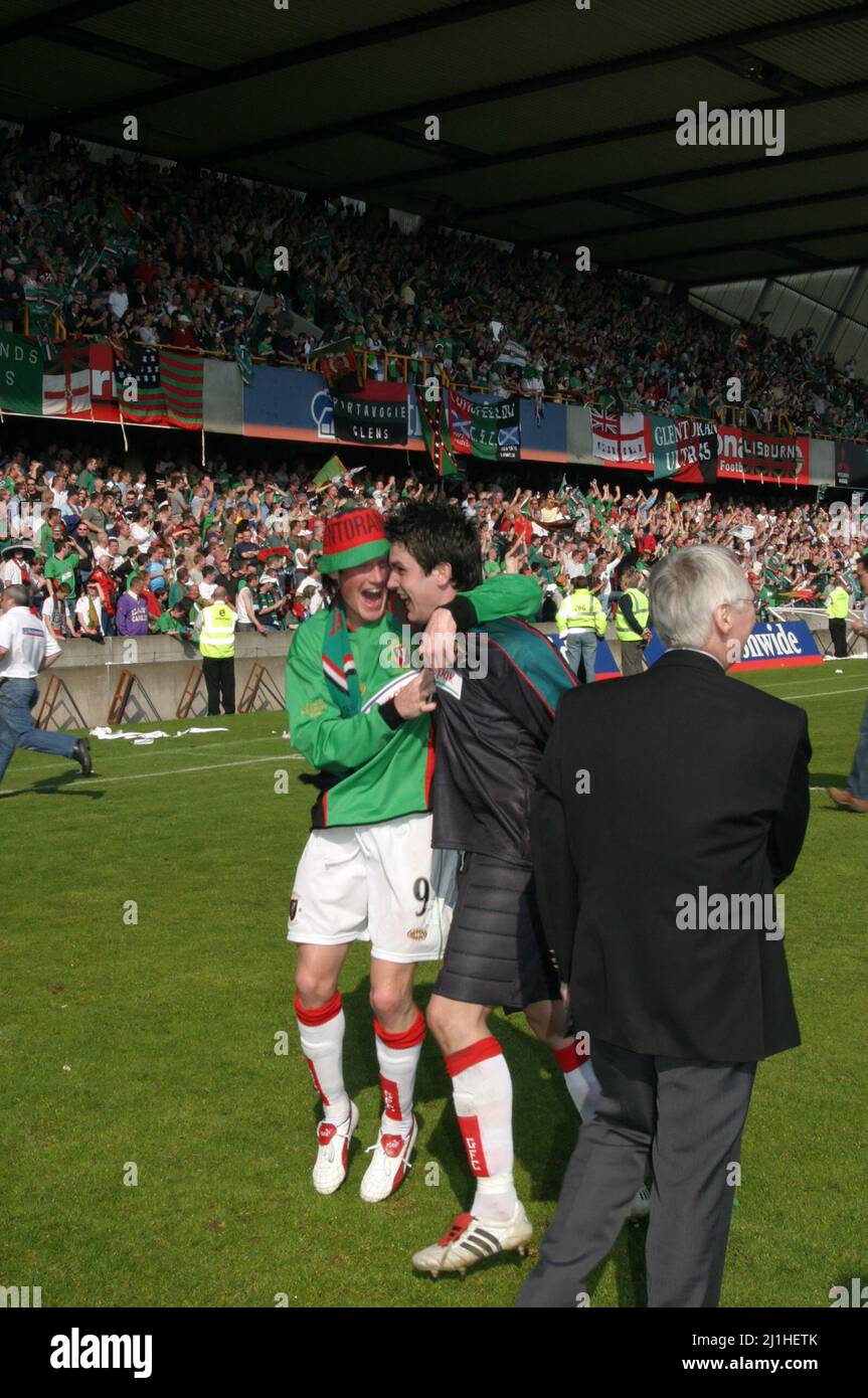 01 May 2004 Andy Smith and goalkeeper Elliott Morris (right) celebrate ...
