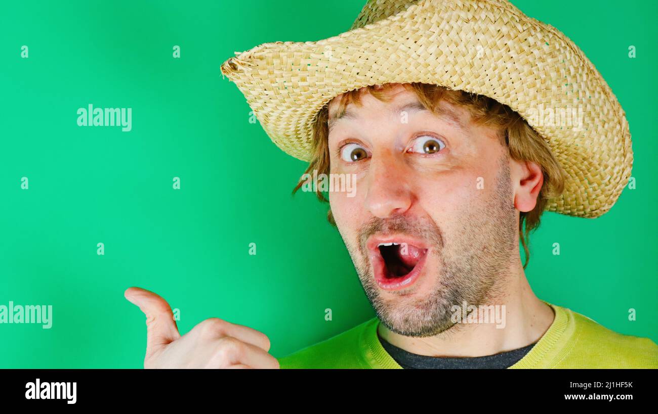 Shocked guy hi-res stock photography and images - Alamy
