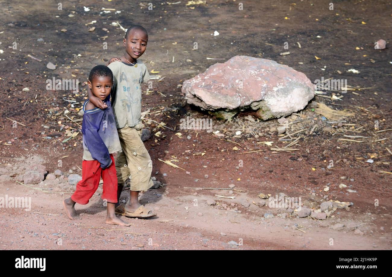 Cute Tanzanian children on their way to primary school in Mto Wa Mbu ...
