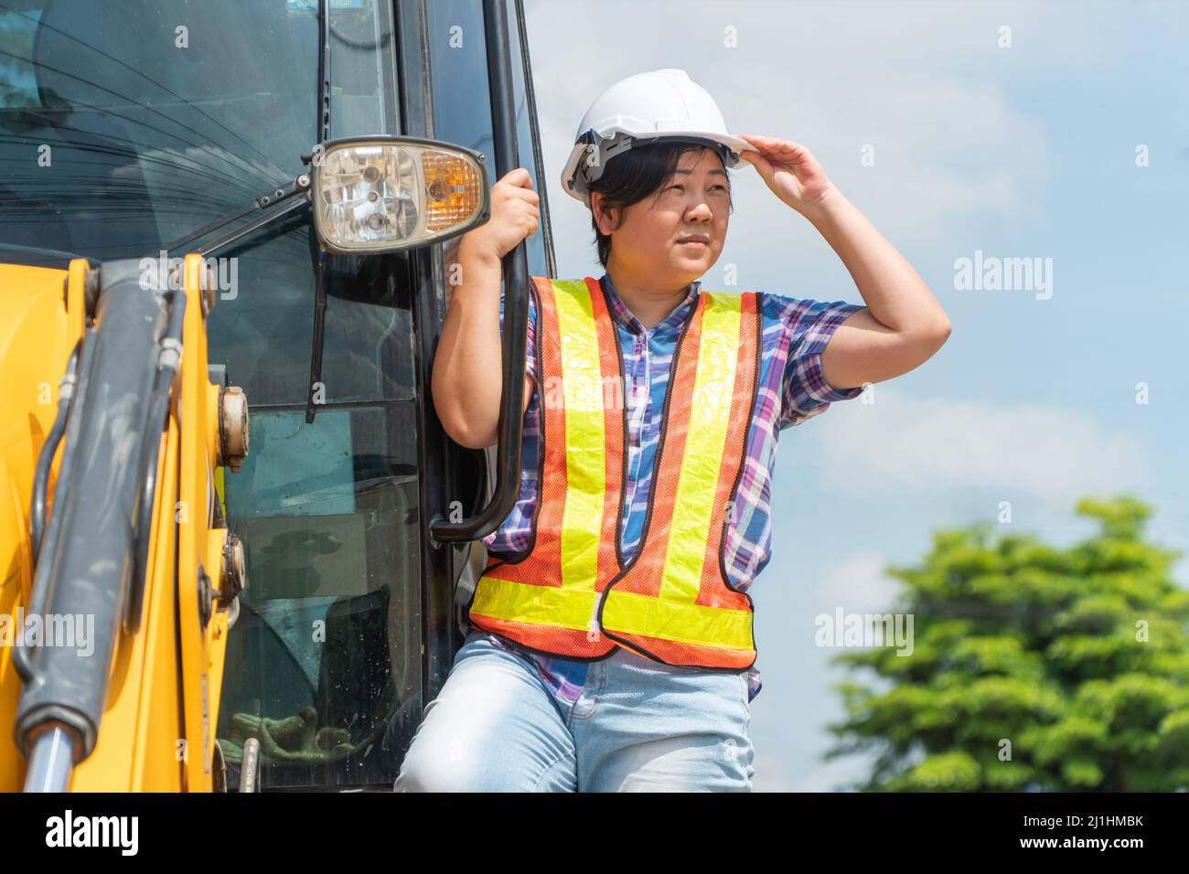 Female heavy equipment operator hi-res stock photography and images - Alamy
