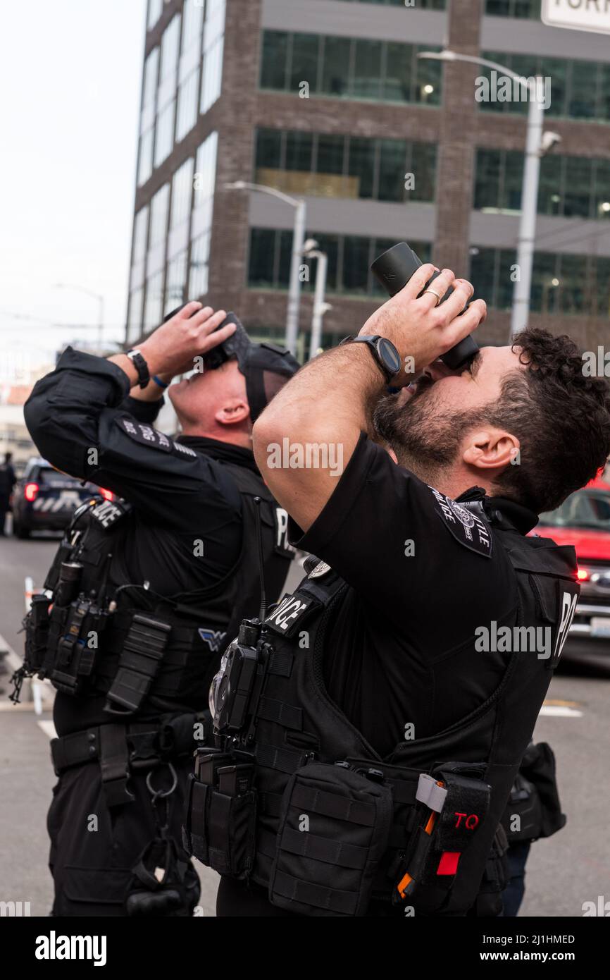 Crisis negotiator police hi-res stock photography and images - Alamy