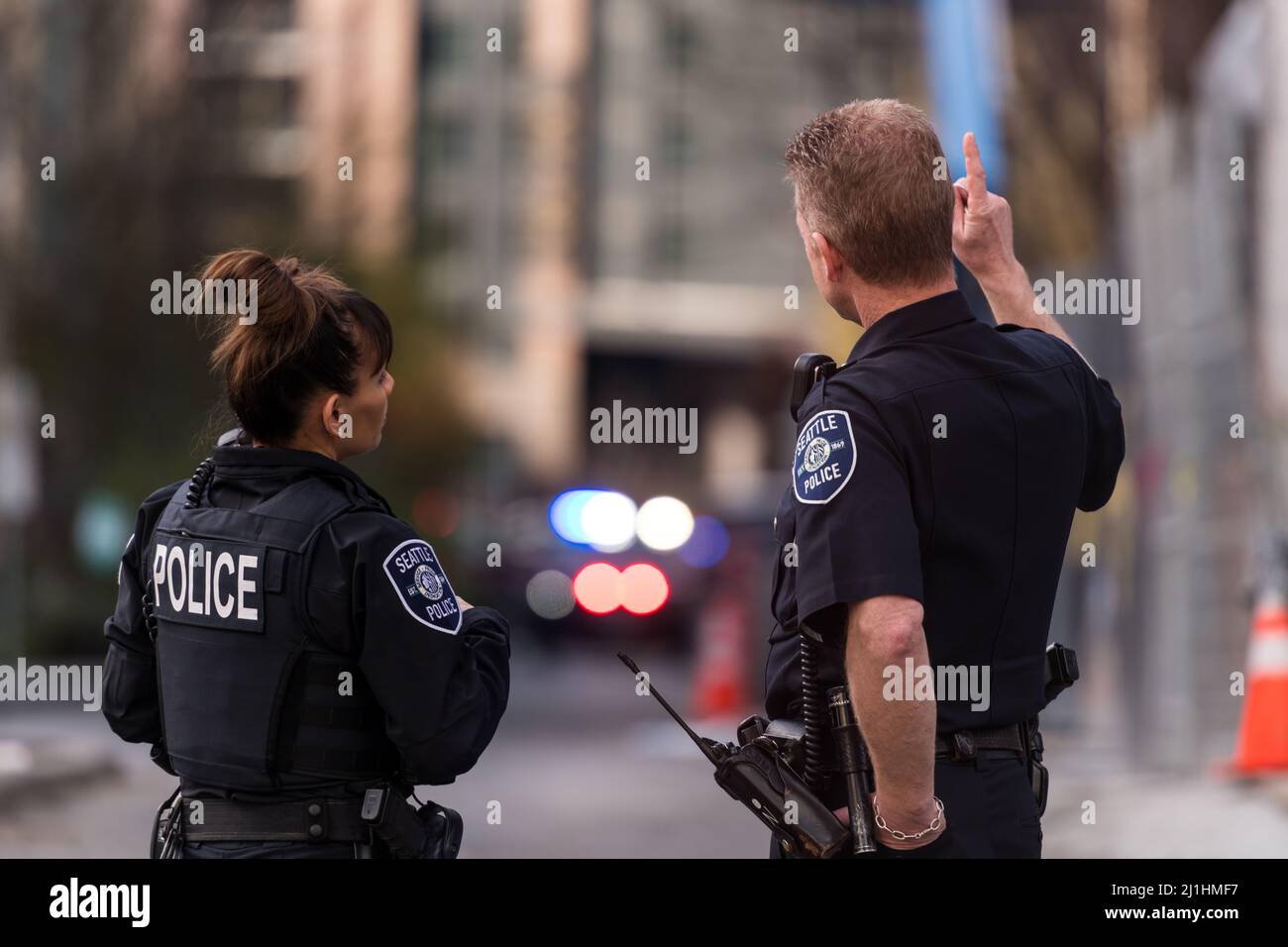 Seattle, USA. 25th Mar, 2022. Just before 5:00pm at rush hour police ...